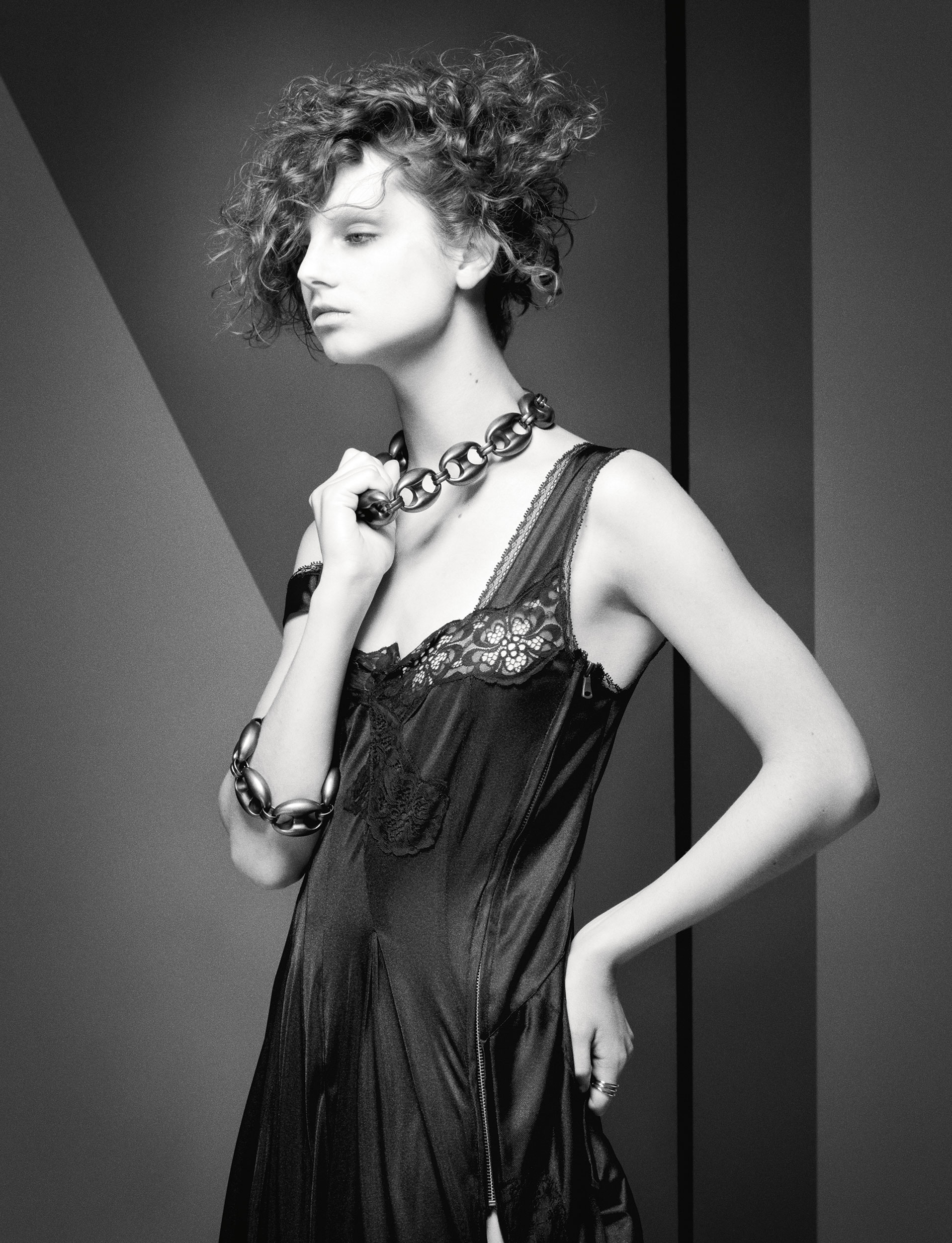 a thousand ways to make yourself look statuesque