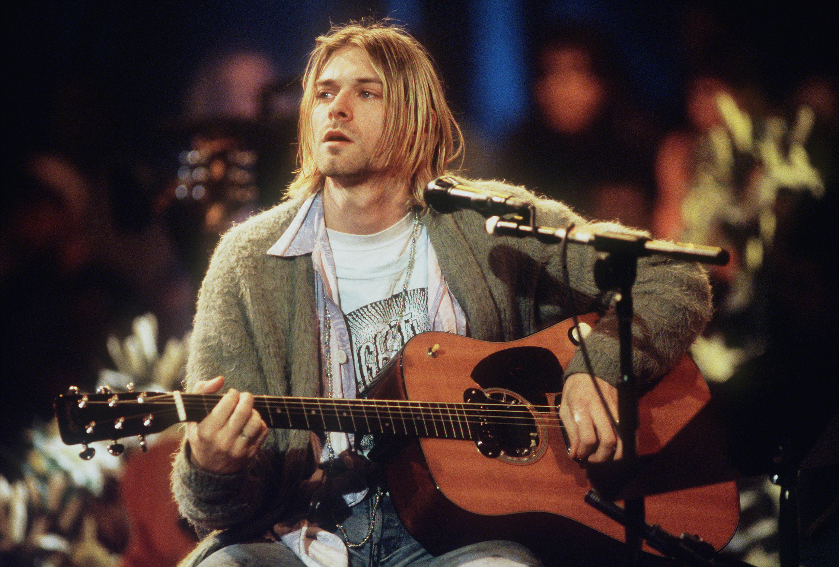 7 of Kurt Cobain’s most iconic outfits