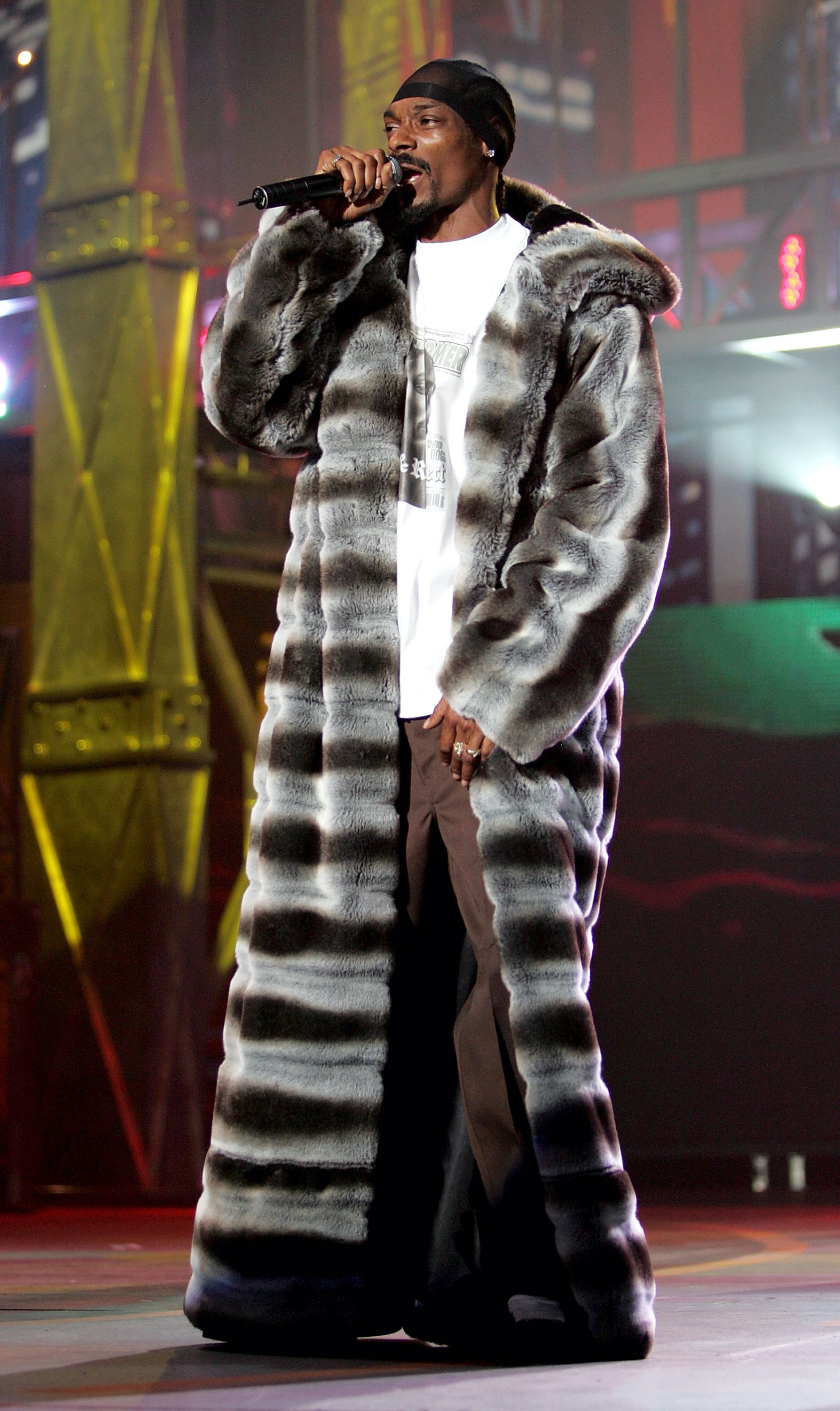 7 of Snoop Dogg’s most iconic outfits