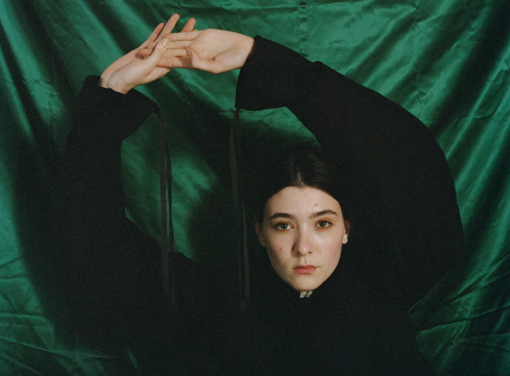 east meets west in the carefully crafted world of renli su