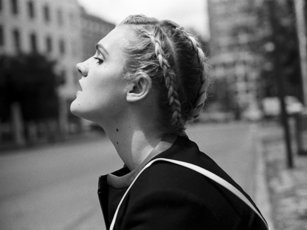 ‘glow”s gayle rankin on playing a feminist wolf girl