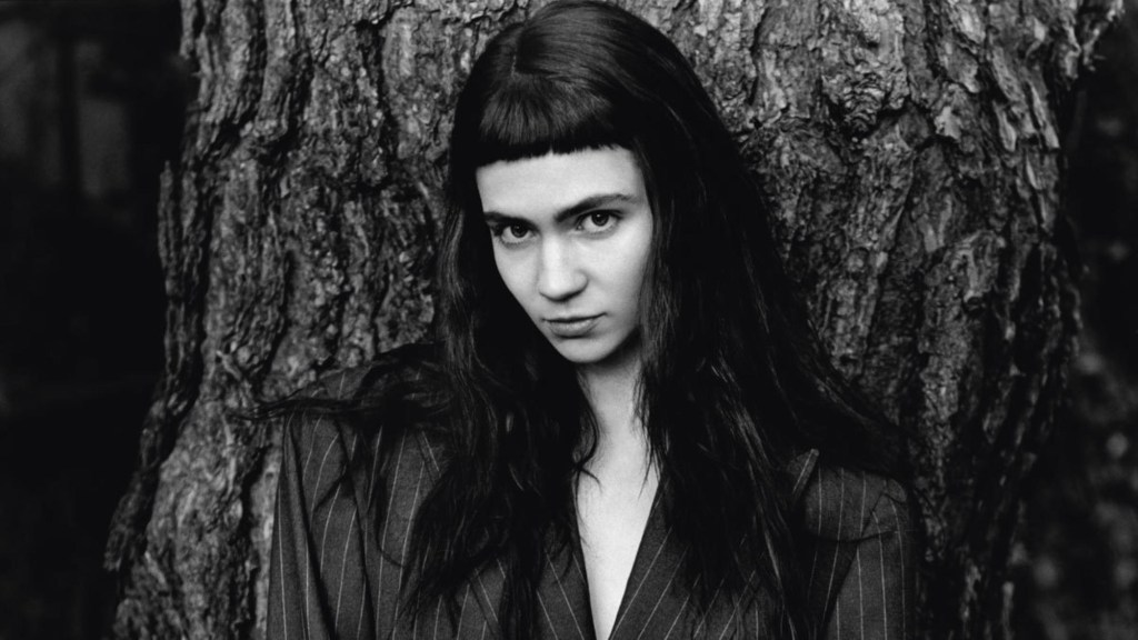 listen to grimes’ ‘medieval warfare’ off the ‘suicide squad’ soundtrack