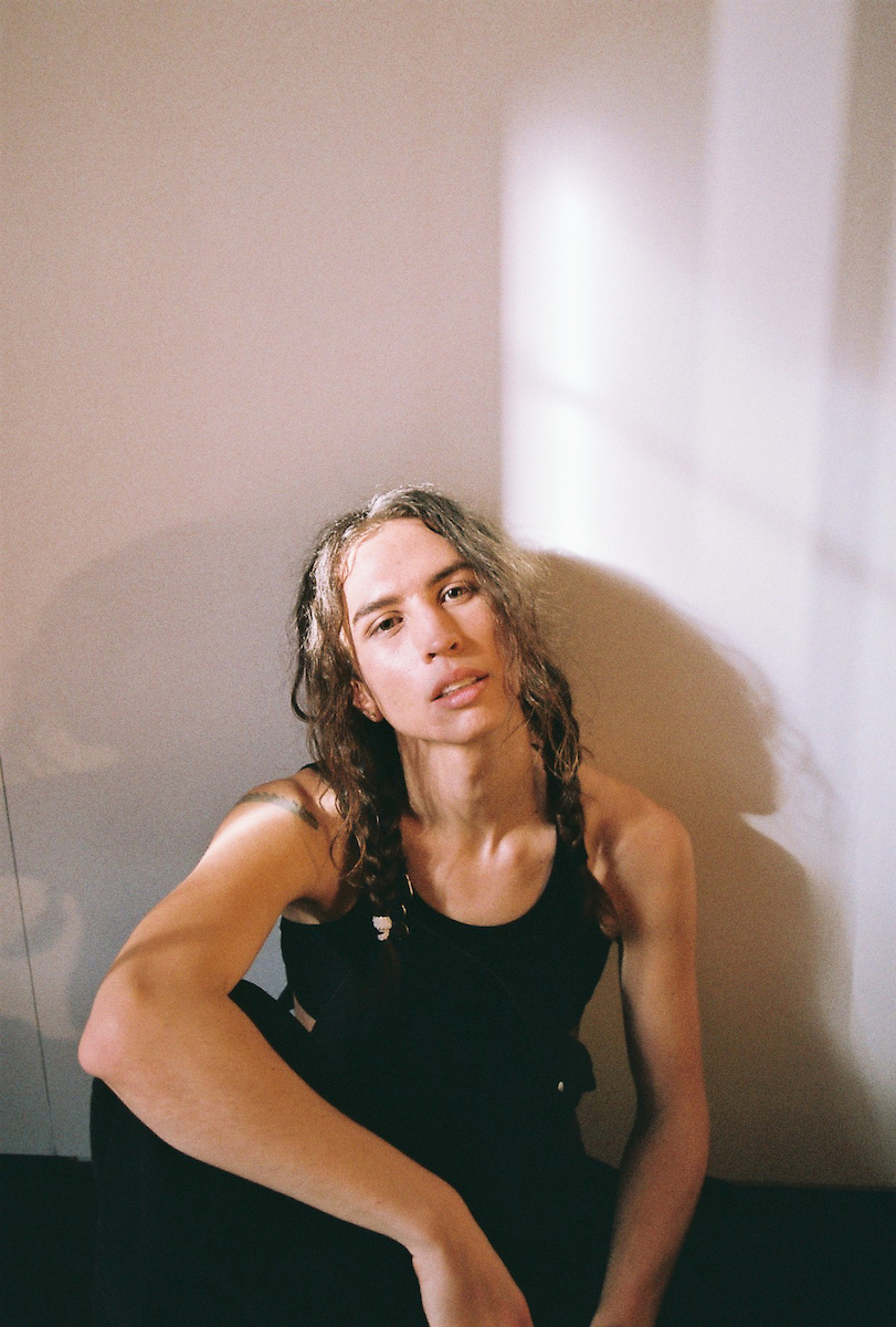 premiere: oscar key sung, hands