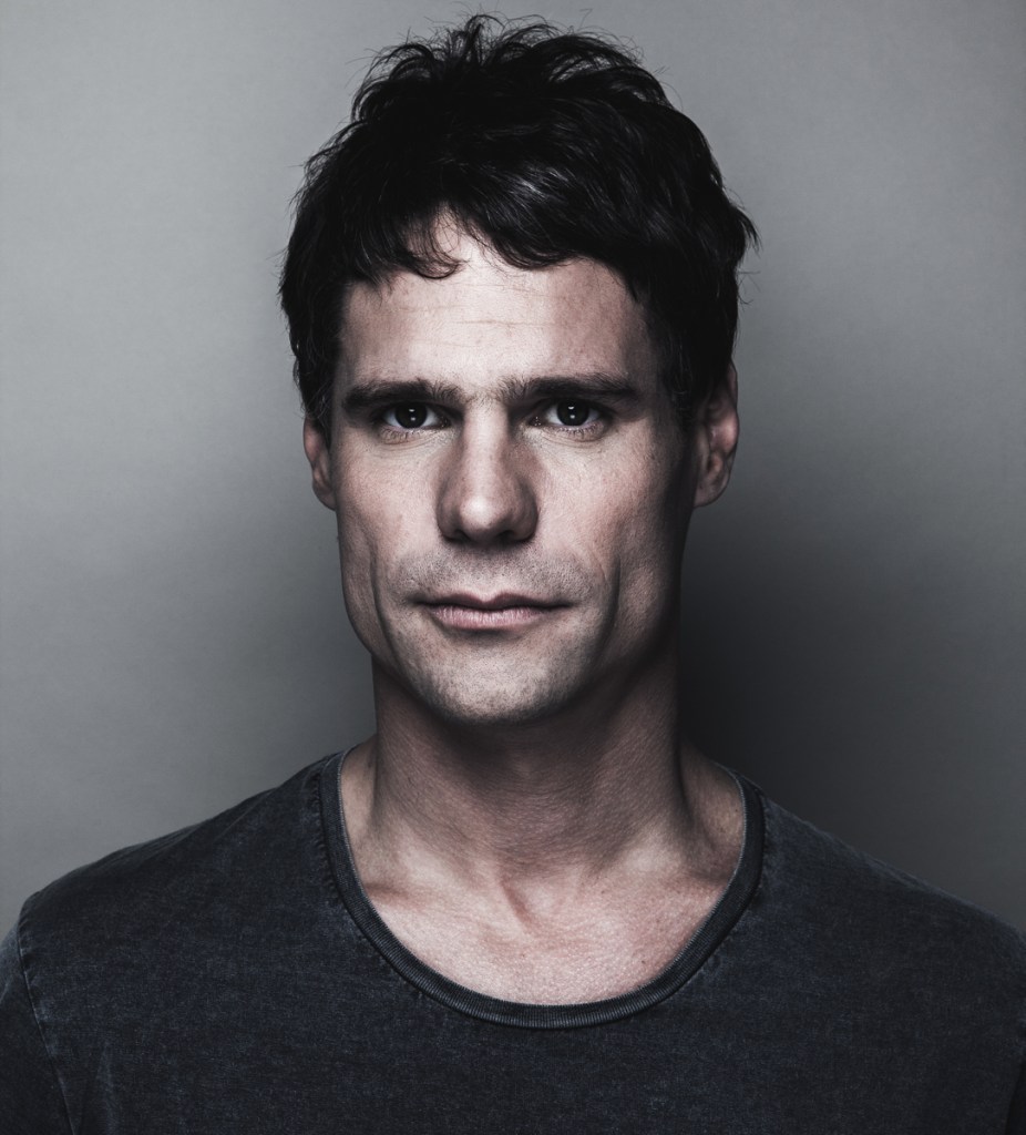 premiere: shonky, ‘cosmopolis’