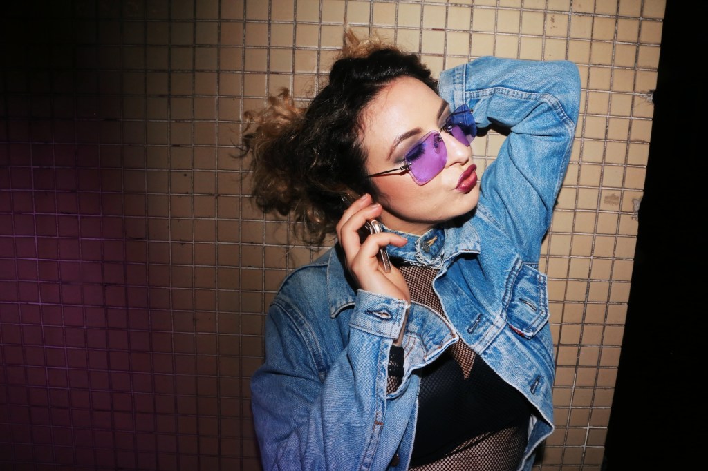 mimi: music to…listen to alone in front of the mirror