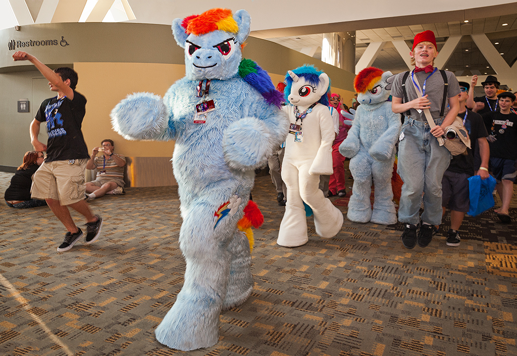 photographing my little pony and mermaid subcultures at america’s fan ...