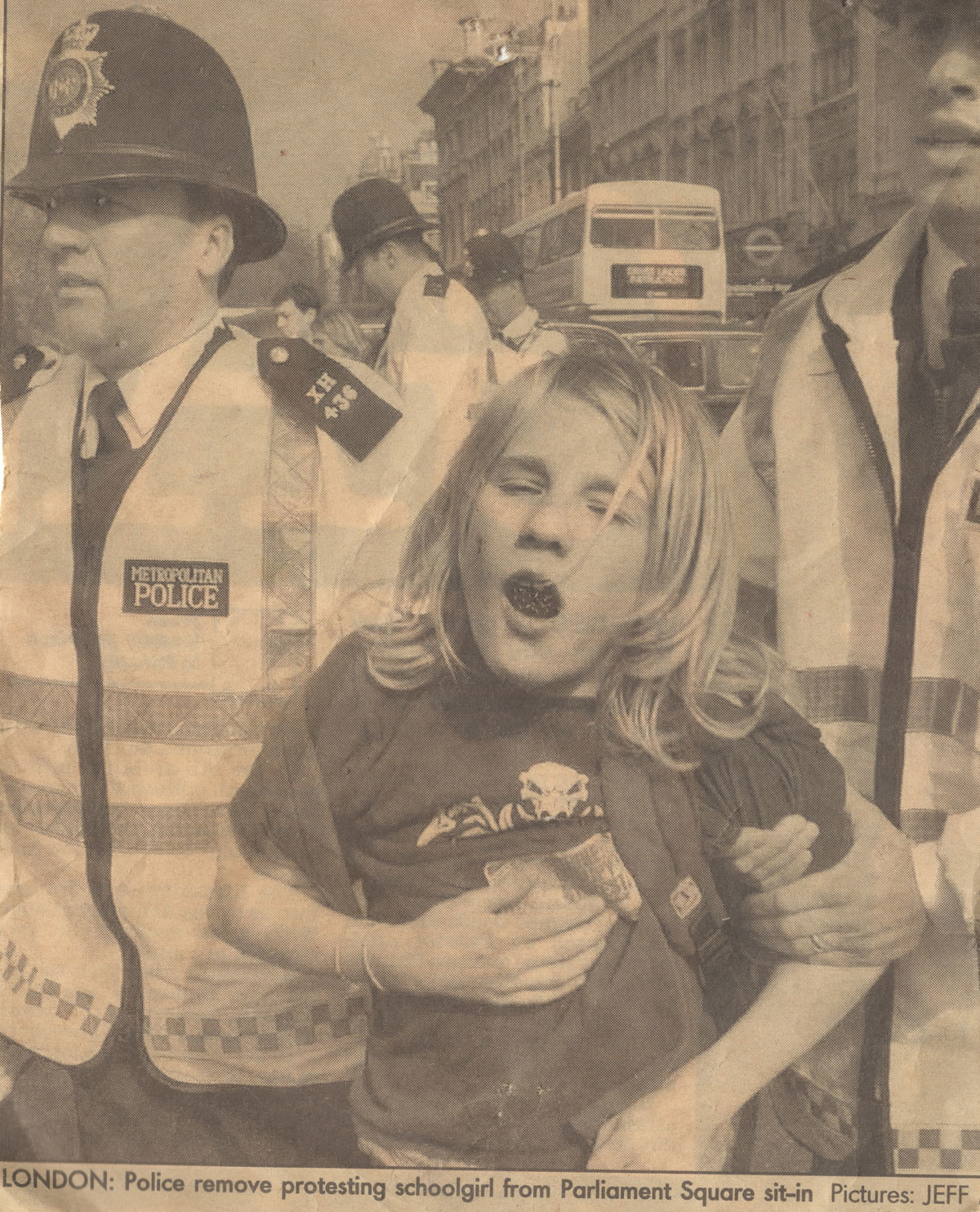 premiere: chelou – reverse